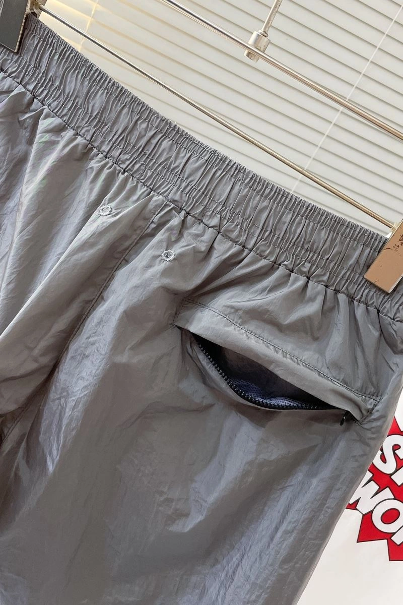 Brand-authenticated Stone Island Short Pants
