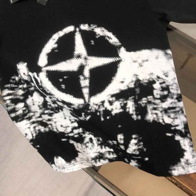 Indistinguishable Stone Island T-Shirts