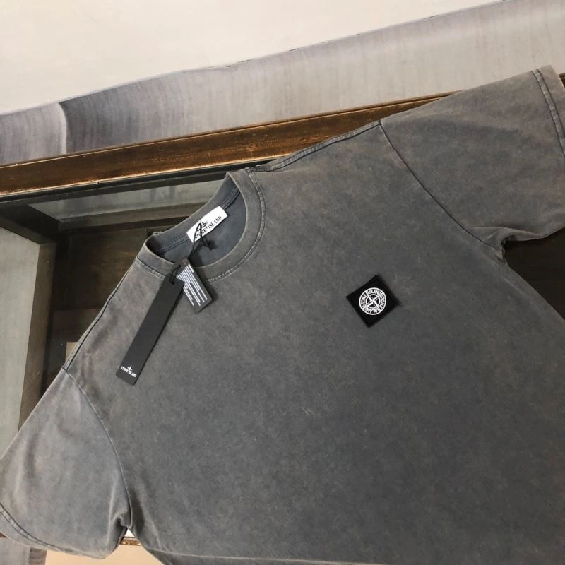 Accurate model Stone Island T-Shirts