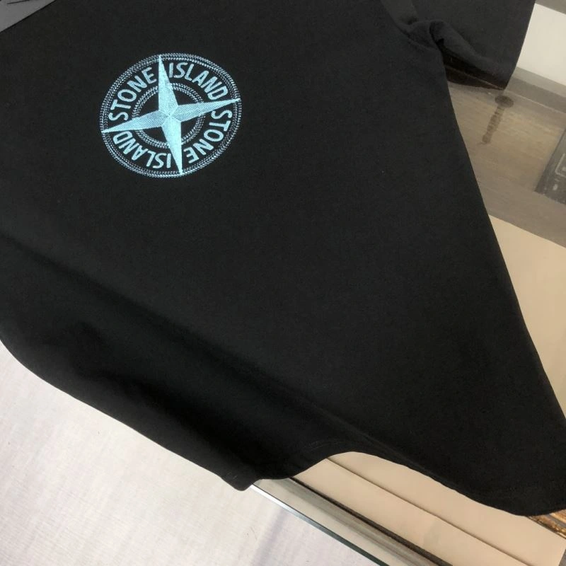 Accurate model Stone Island T-Shirts