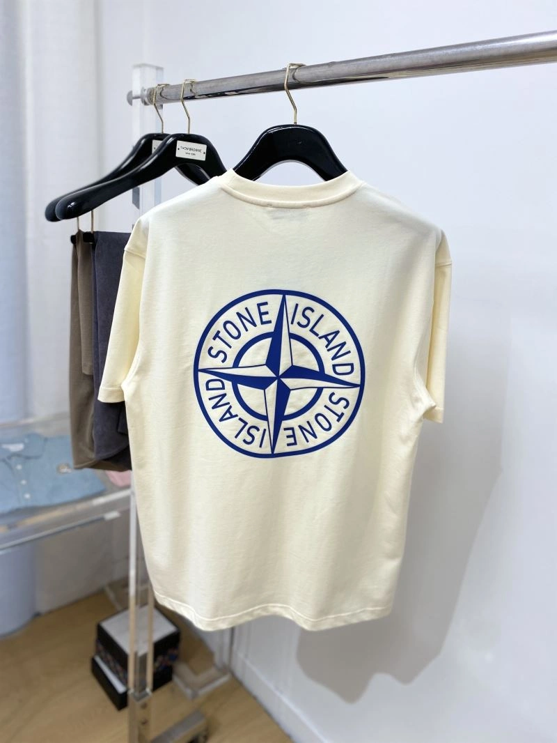 Accurate model Stone Island T-Shirts