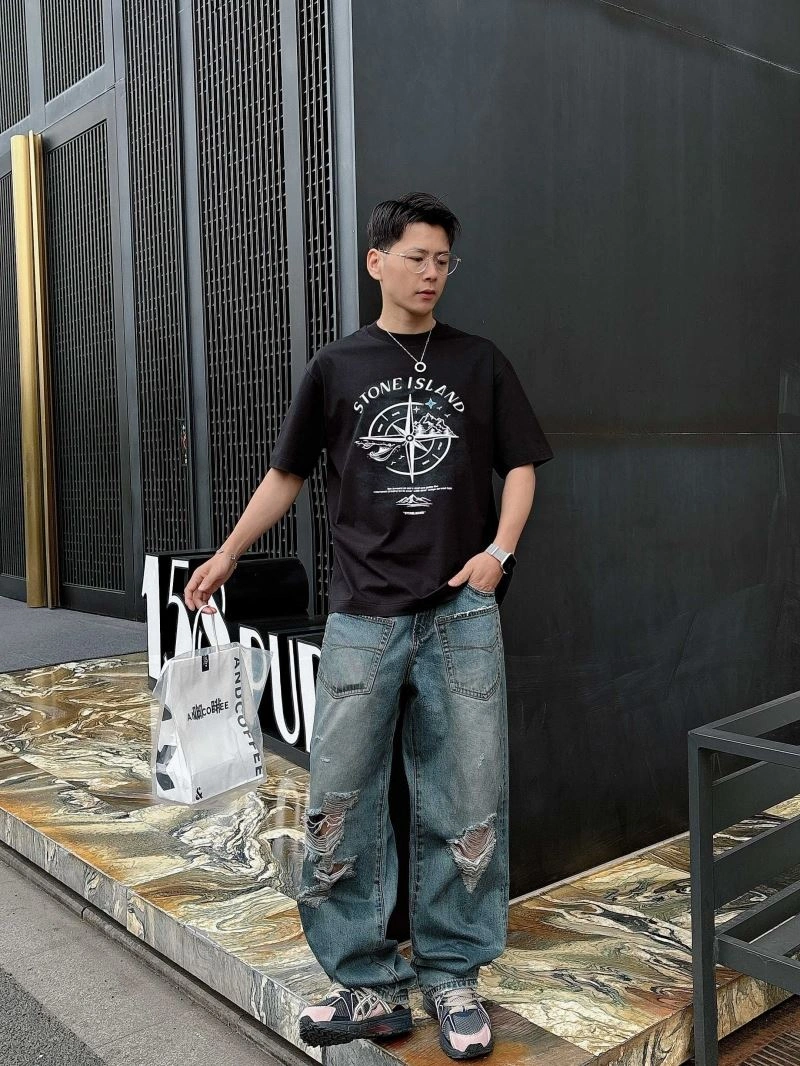Accurate model Stone Island T-Shirts