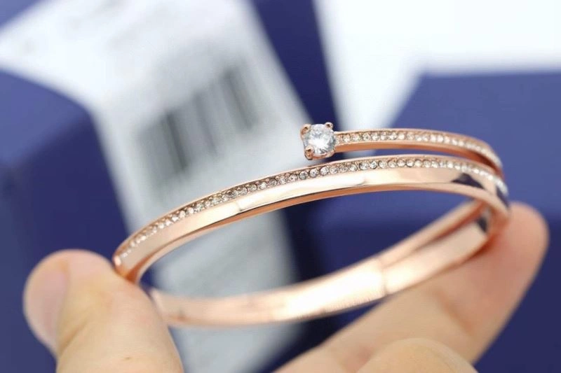 Low-cost Swarovski Bracelets