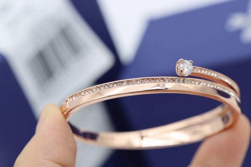 Low-cost Swarovski Bracelets