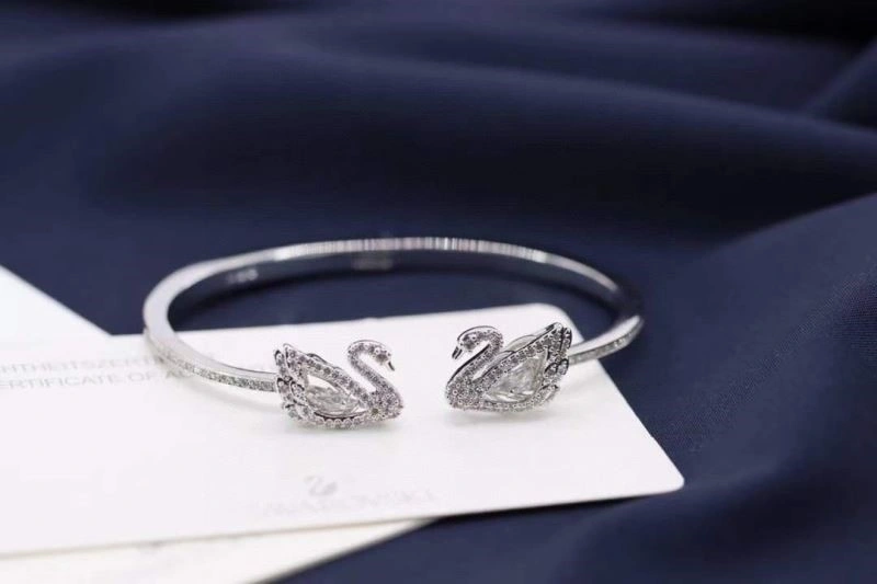 Indistinguishable Swarovski Bracelets