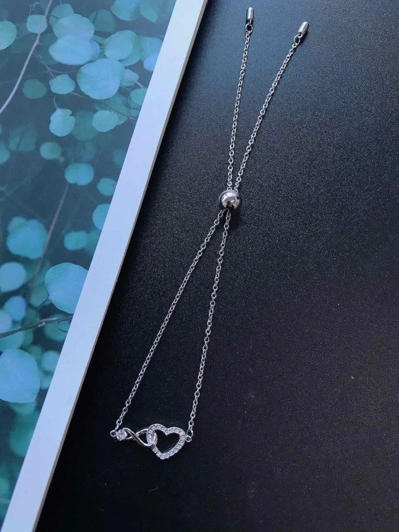 Low-cost Swarovski Bracelets