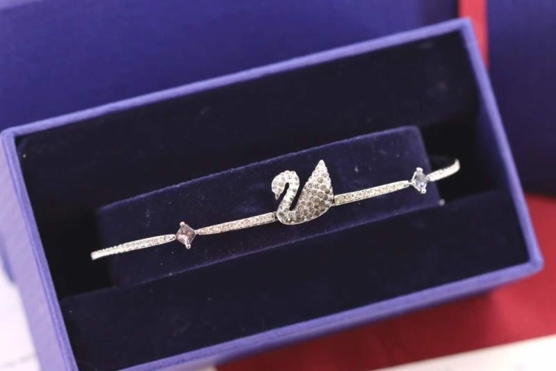 Exact replica Swarovski Bracelets