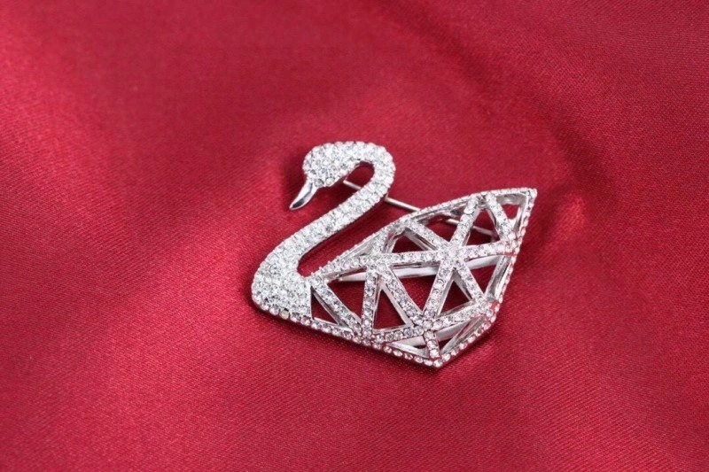 Top mirror Swarovski Brooches
