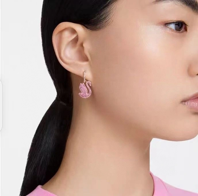 Low-cost Swarovski Earrings