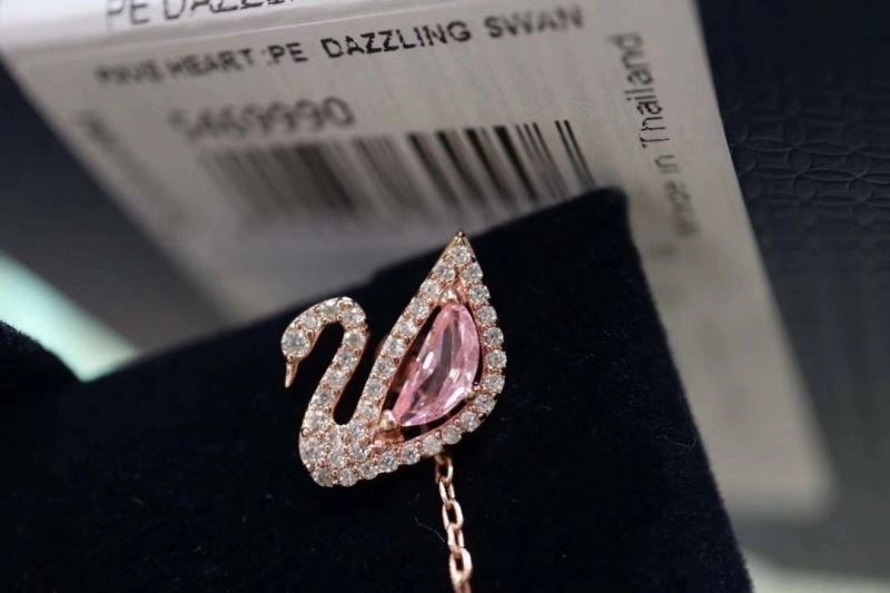 Low-cost Swarovski Earrings