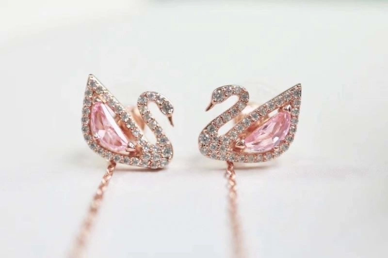 Low-cost Swarovski Earrings