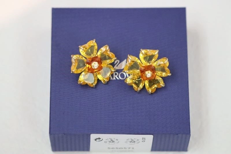Low-cost Swarovski Earrings