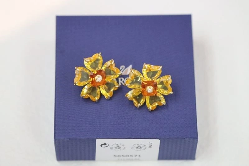 Low-cost Swarovski Earrings