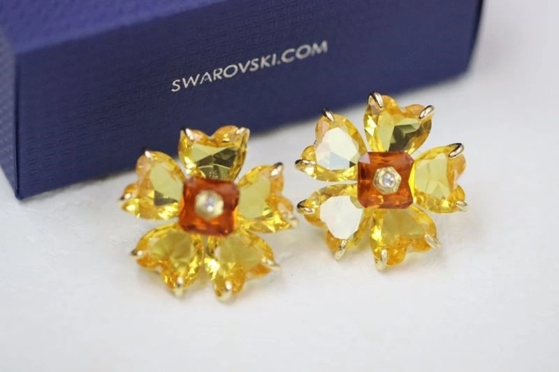 Low-cost Swarovski Earrings