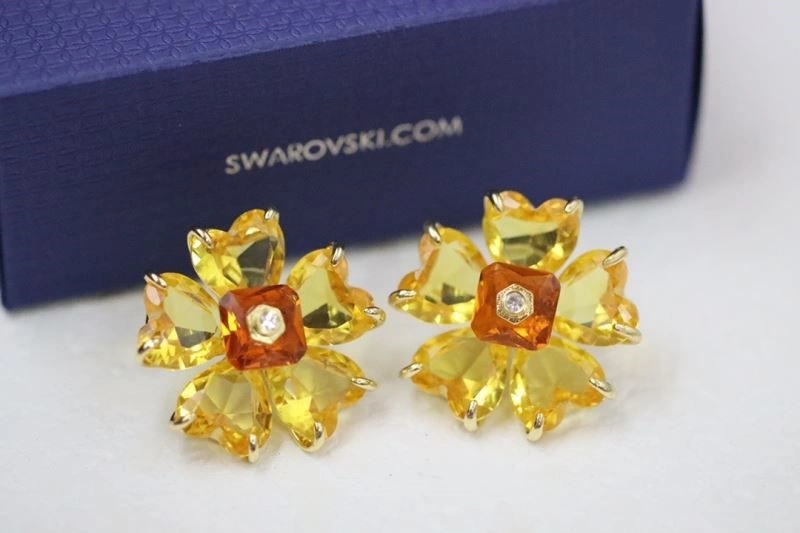 Low-cost Swarovski Earrings
