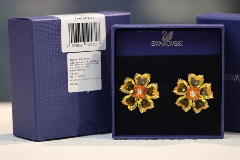 Low-cost Swarovski Earrings