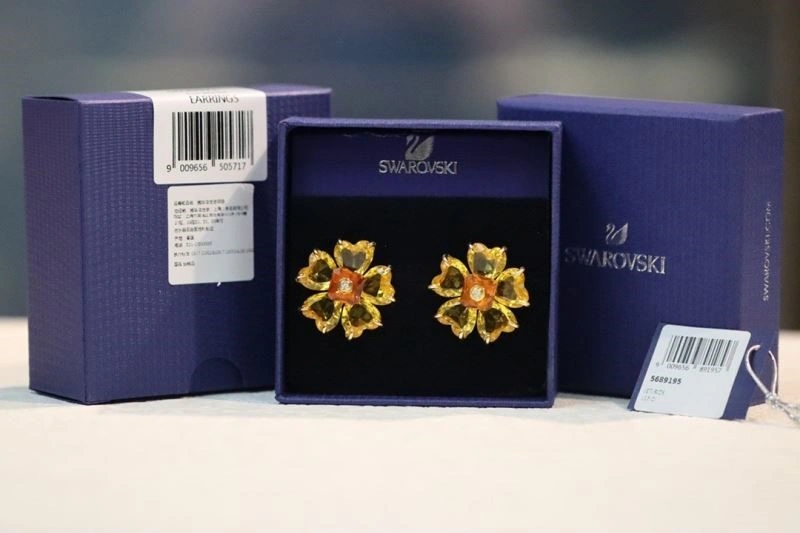 Low-cost Swarovski Earrings