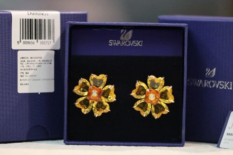 Low-cost Swarovski Earrings