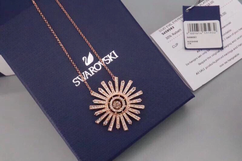 Indistinguishable Swarovski Necklaces