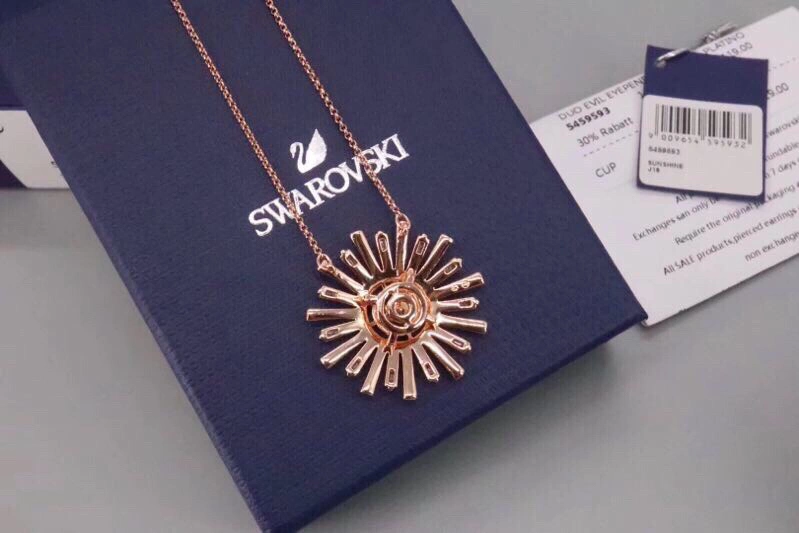 Indistinguishable Swarovski Necklaces