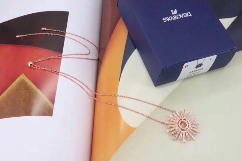 Indistinguishable Swarovski Necklaces