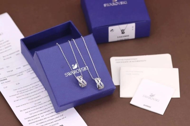Accurate model Swarovski Necklaces