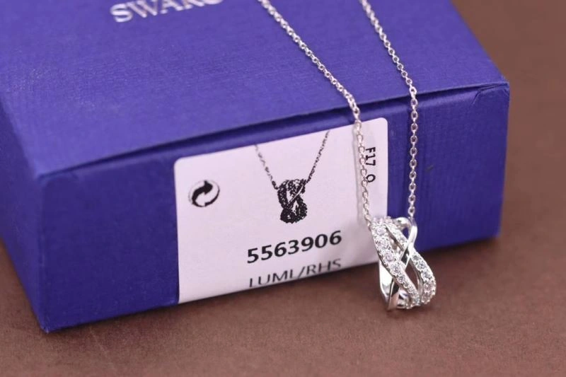 Accurate model Swarovski Necklaces
