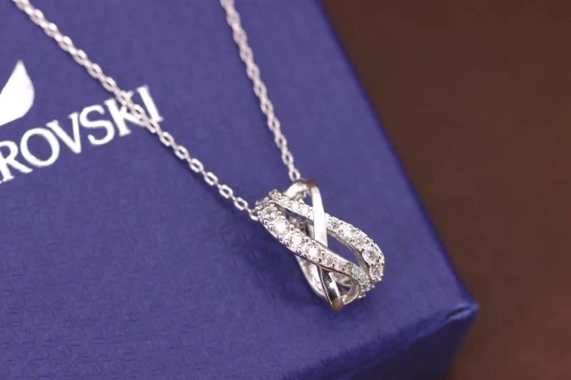 Accurate model Swarovski Necklaces