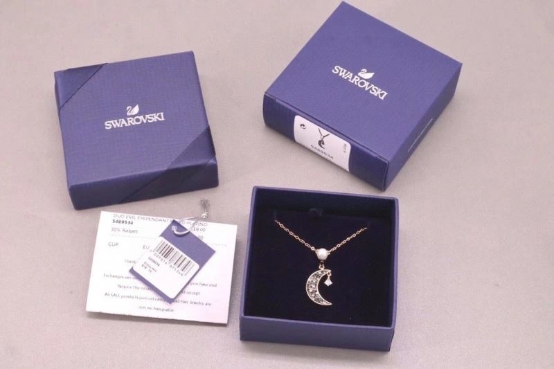Low-cost Swarovski Necklaces