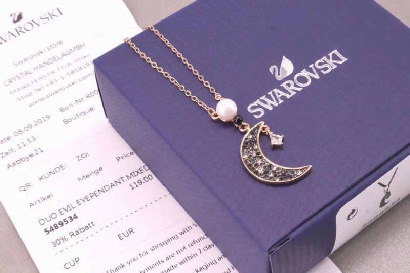 Low-cost Swarovski Necklaces