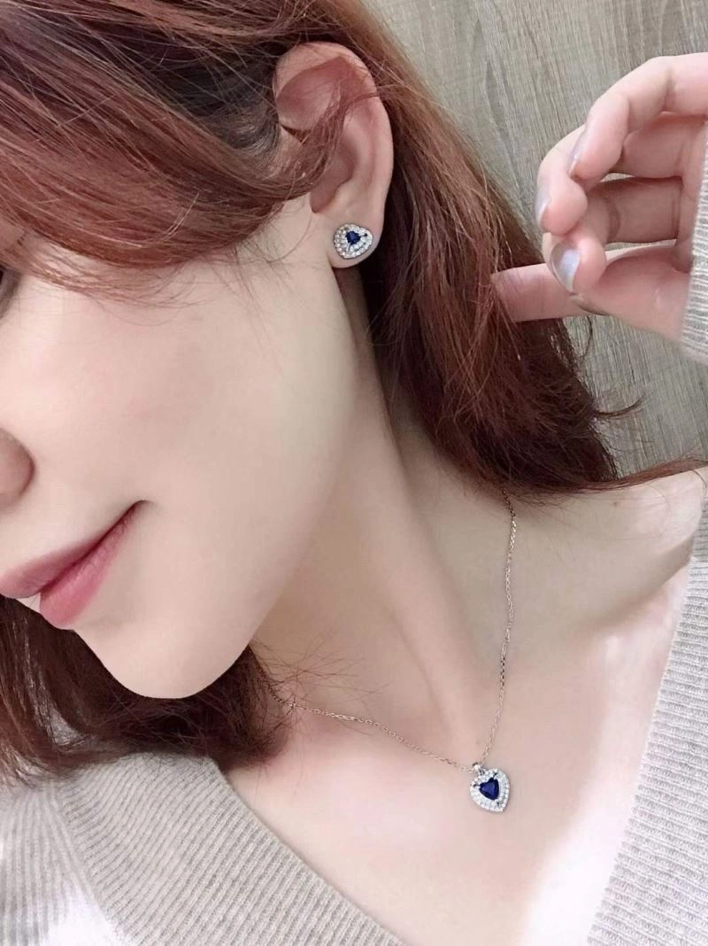 Brand-authenticated Swarovski Necklaces
