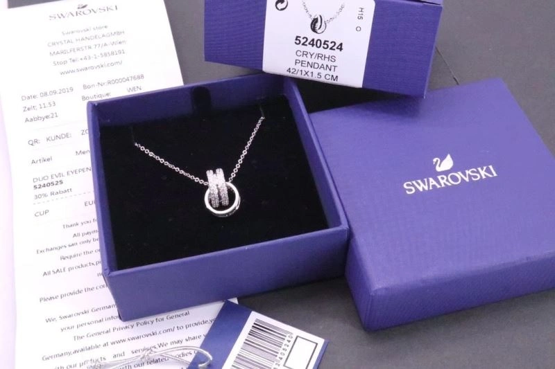 Accurate model Swarovski Necklaces