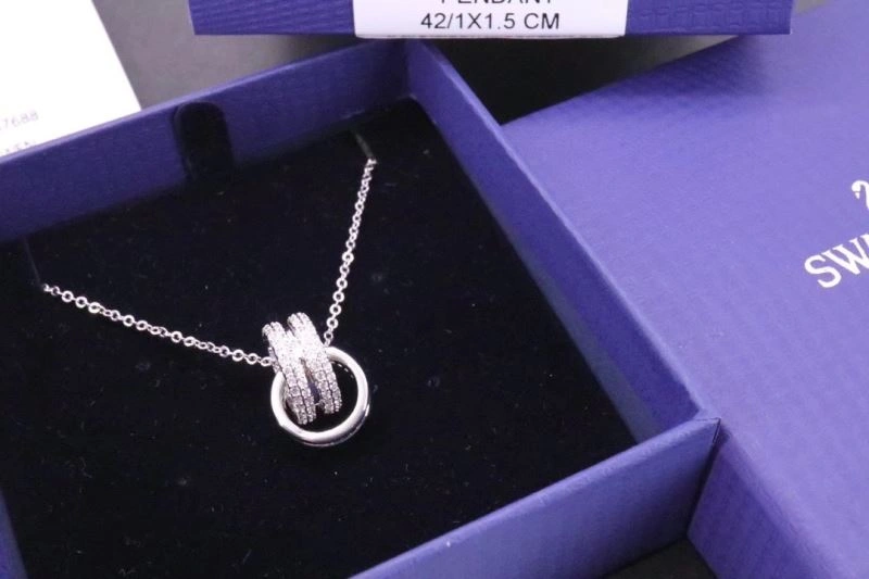 Accurate model Swarovski Necklaces