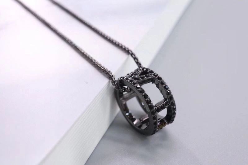 Cut-rate Swarovski Necklaces