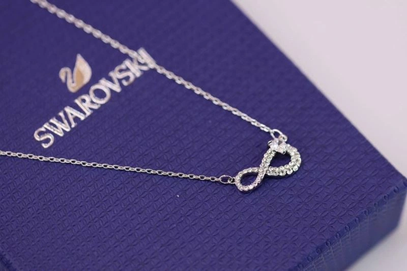 Accurate model Swarovski Necklaces