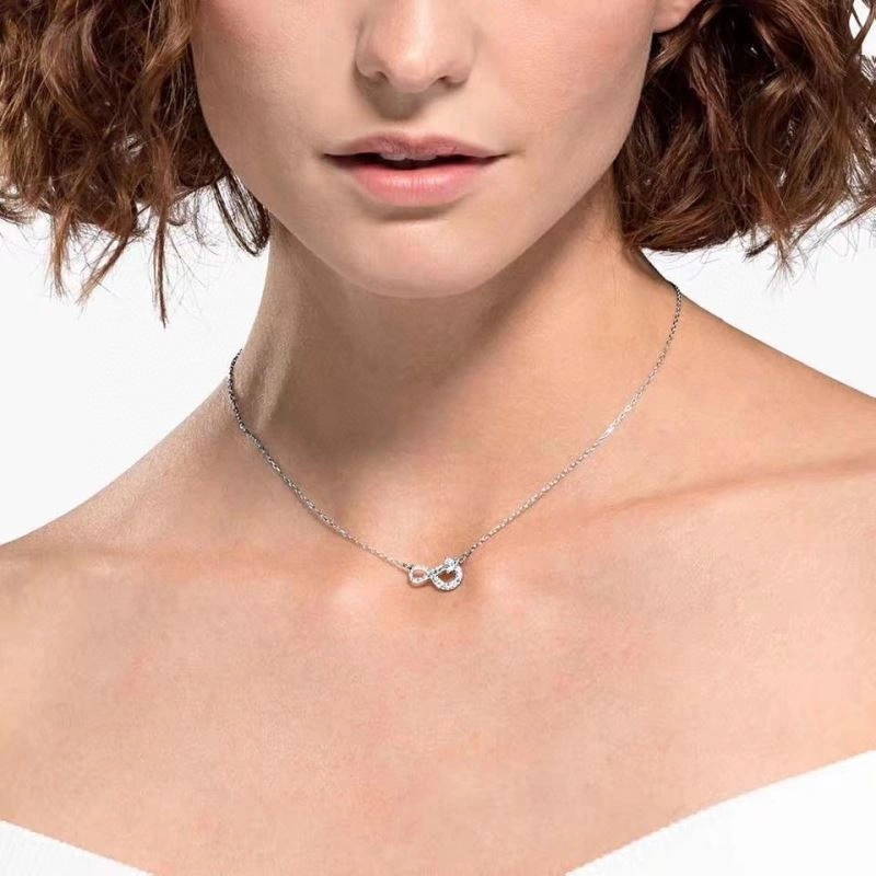 Accurate model Swarovski Necklaces
