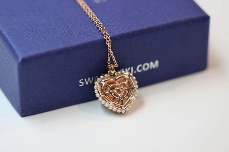 Factory-made Swarovski Necklaces