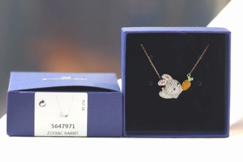 Accurate model Swarovski Necklaces