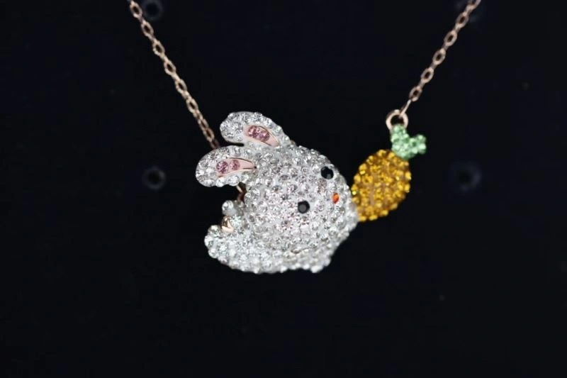 Accurate model Swarovski Necklaces