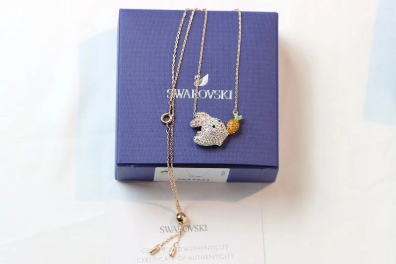 Accurate model Swarovski Necklaces