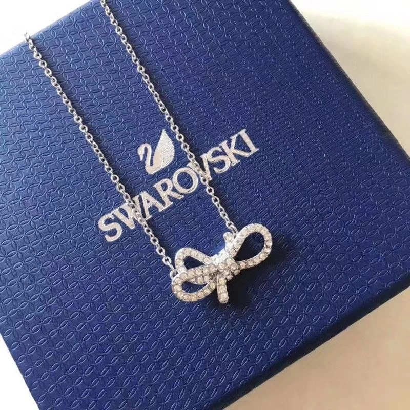Indistinguishable Swarovski Necklaces