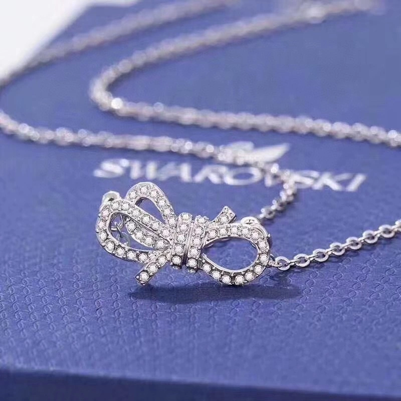 Indistinguishable Swarovski Necklaces