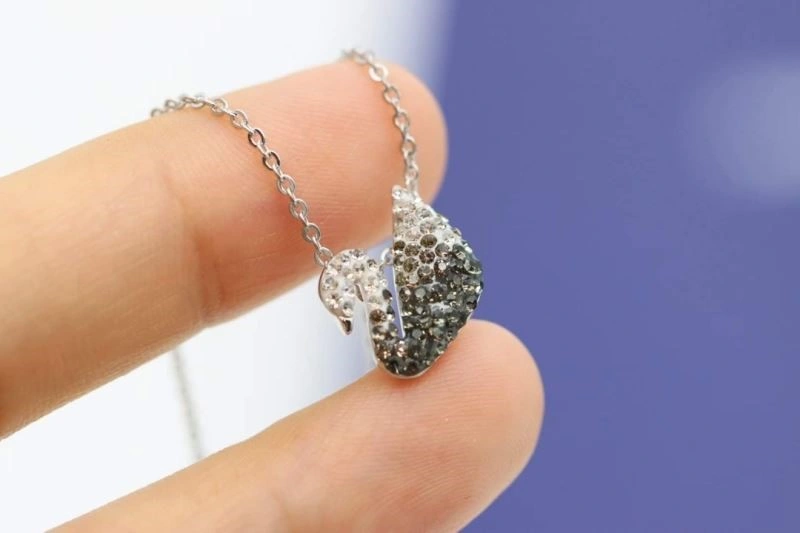 Low-cost Swarovski Necklaces