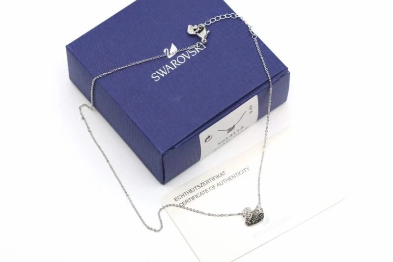 Low-cost Swarovski Necklaces