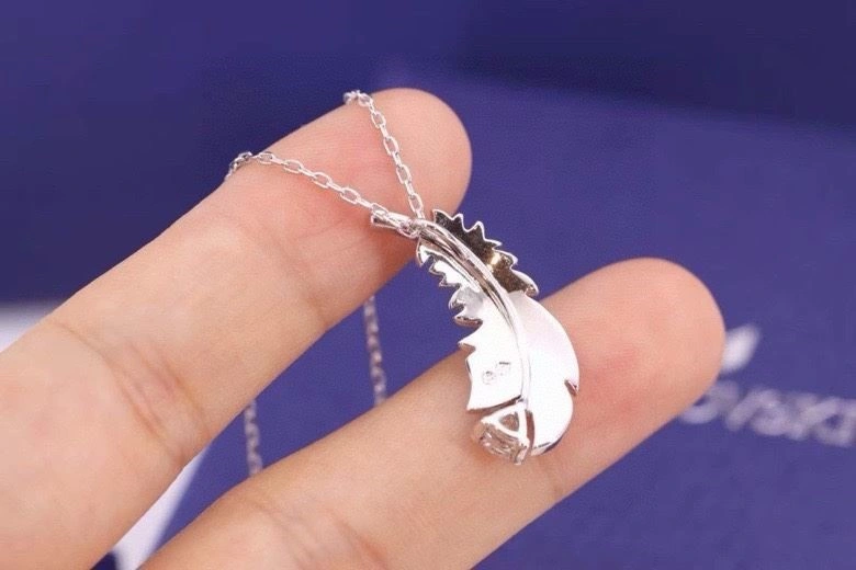 Cut-rate Swarovski Necklaces