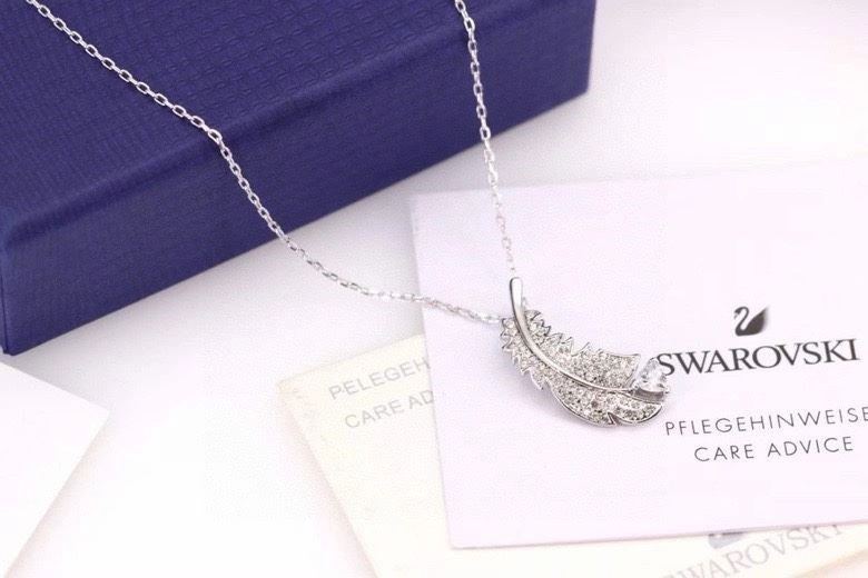 Cut-rate Swarovski Necklaces