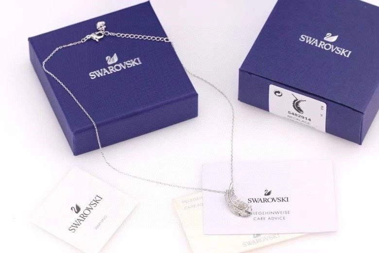 Cut-rate Swarovski Necklaces