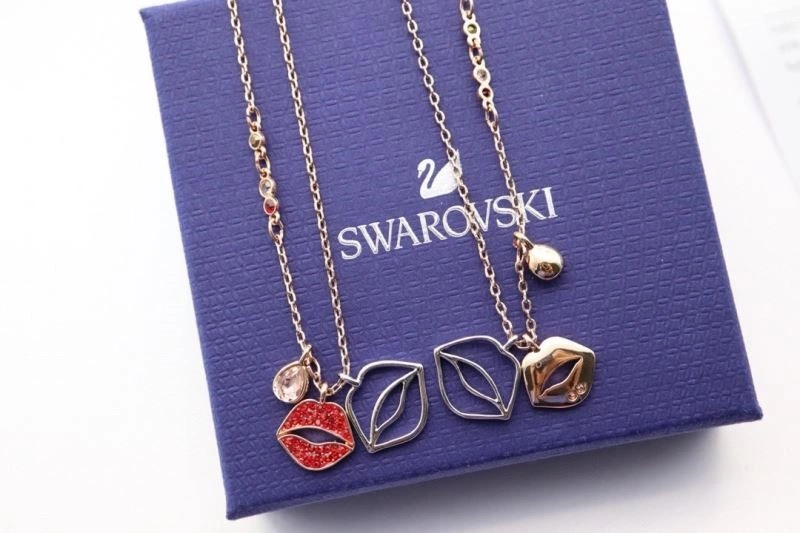Low-cost Swarovski Necklaces