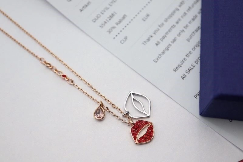 Low-cost Swarovski Necklaces