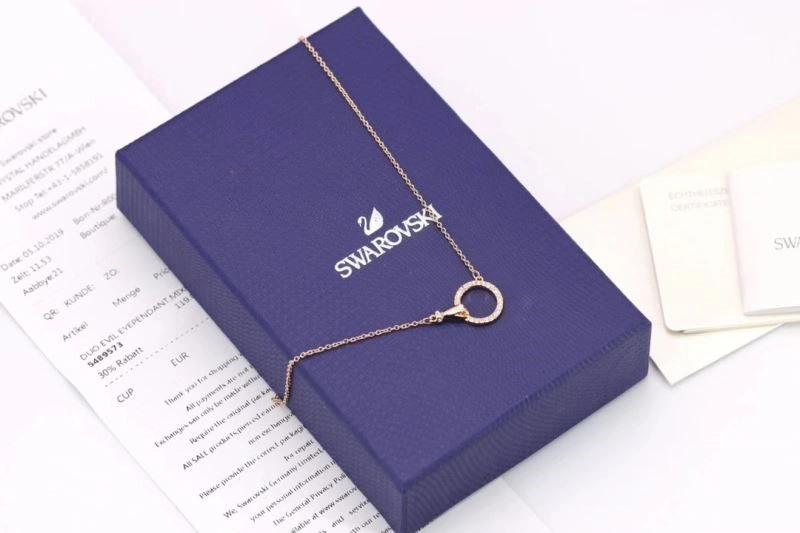 Low-cost Swarovski Necklaces